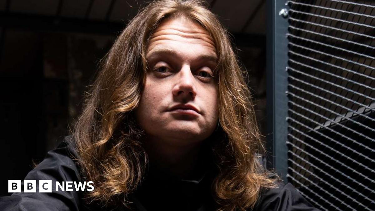 Liverpool's Jamie Webster to play Sefton Park homecoming show - BBC News