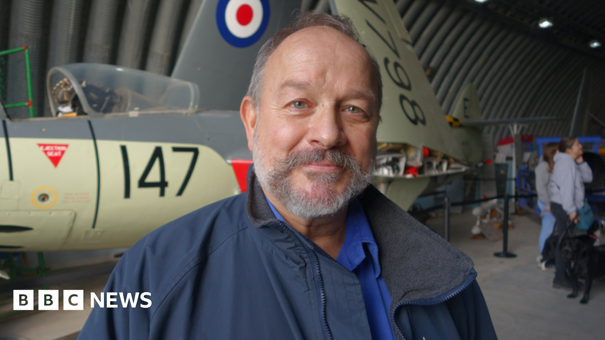 Under-threat Cornwall aviation museum offered new site - BBC News