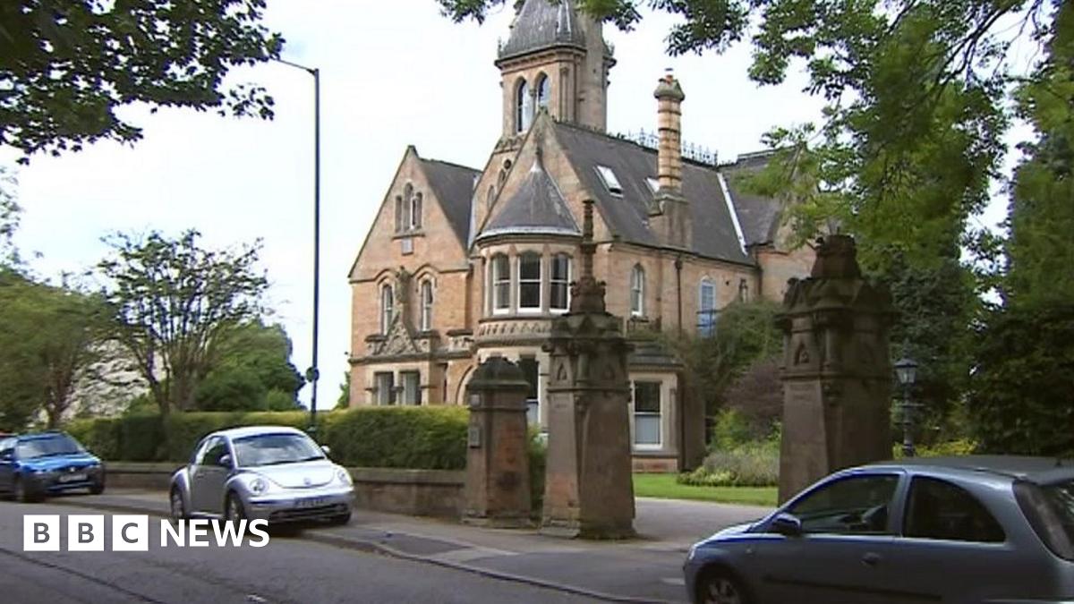 Nottingham GP surgery closed after 'inadequate' rating - BBC News