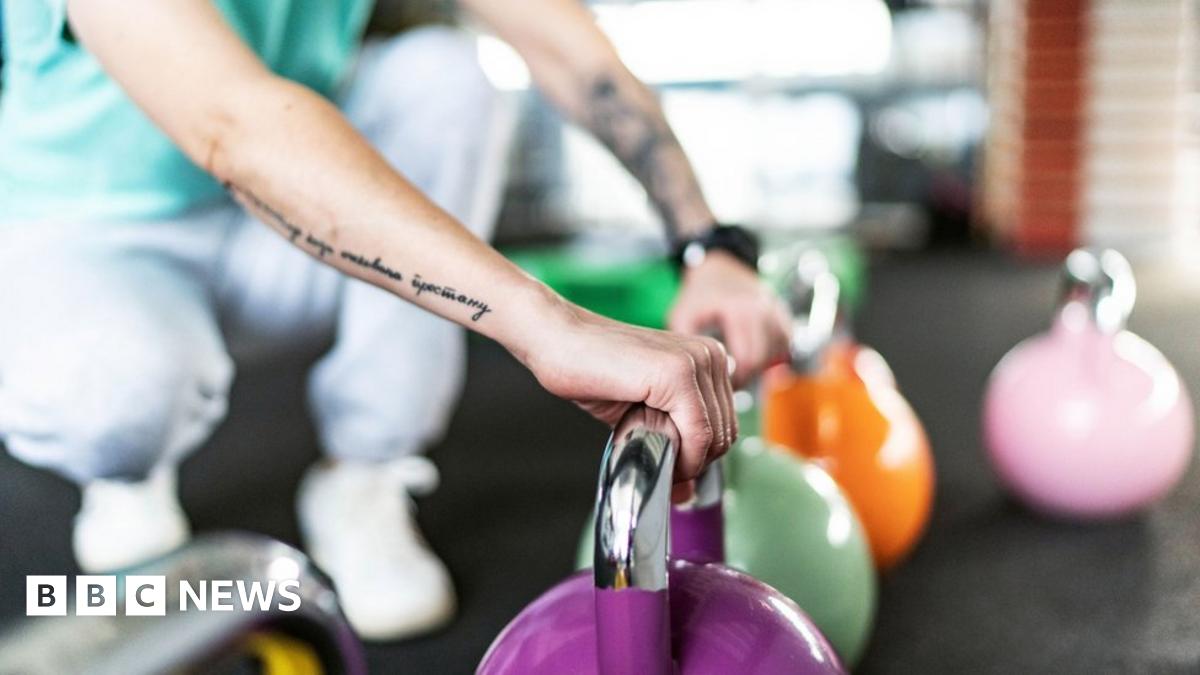 Gyms: New initiative aims to make women feel safer - BBC News