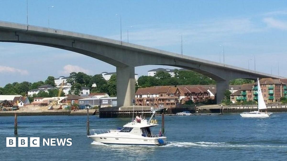 Southampton's Itchen Bridge set for £3.8m upgrade - BBC News