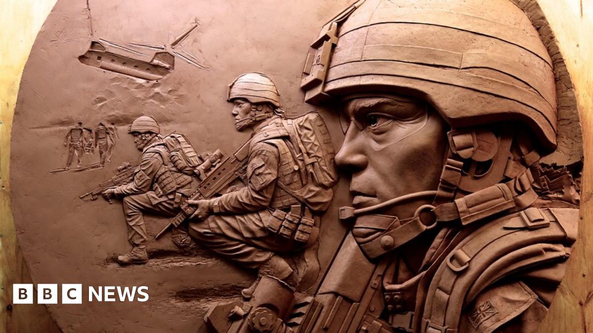 Iraq and Afghanistan wars memorial unveiled - BBC News