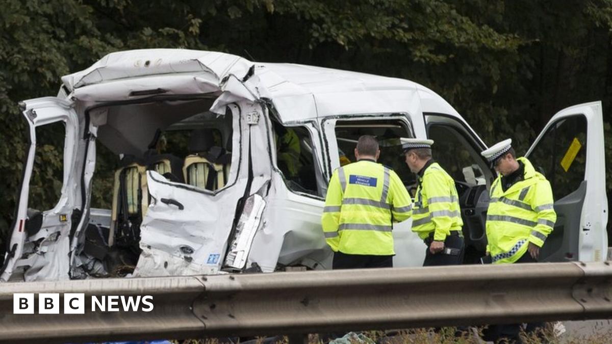 M4 crash: Two dead and six injured in minibus and lorry collision - BBC ...