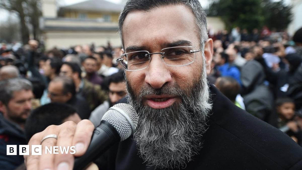 London attack: How are UK extremists radicalised? - BBC News