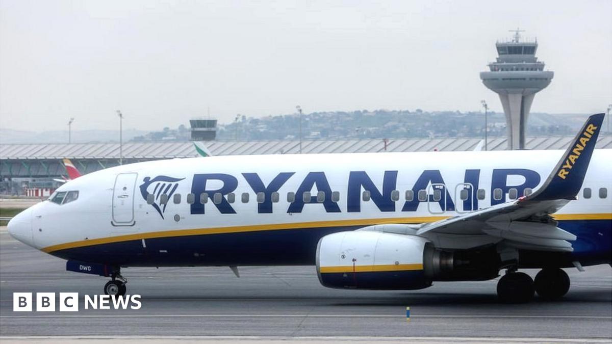 Ryanair cuts profit forecast after online travel agent row - BBC News