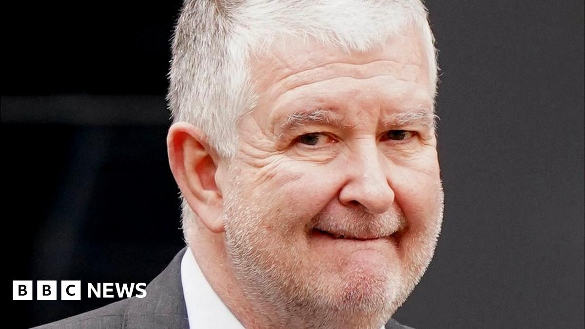 Coca-Cola Enterprises boss admits taking £1.5m in bribes - BBC News