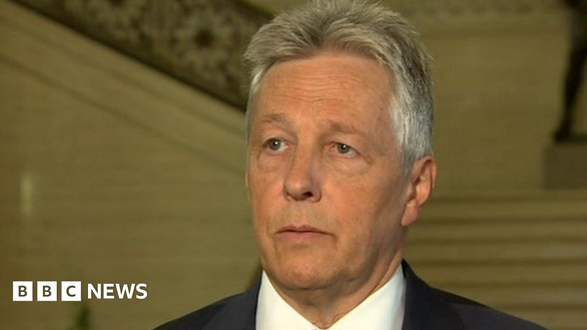 Peter Robinson: Politicians and key figures react to his resignation ...