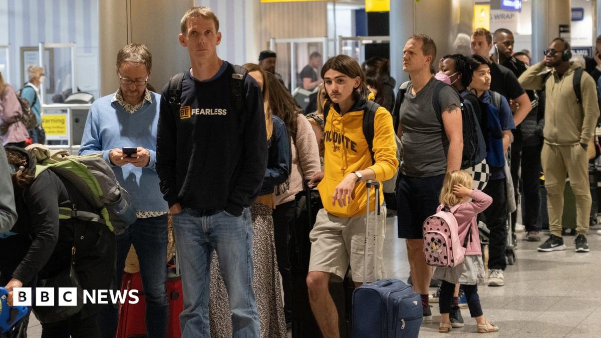 Heathrow security staff call off strikes - BBC News