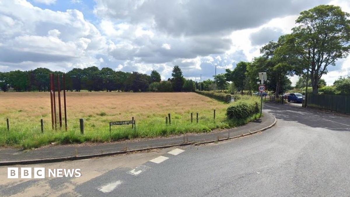 Warrington crash: Teenager dies and another boy seriously injured - BBC ...
