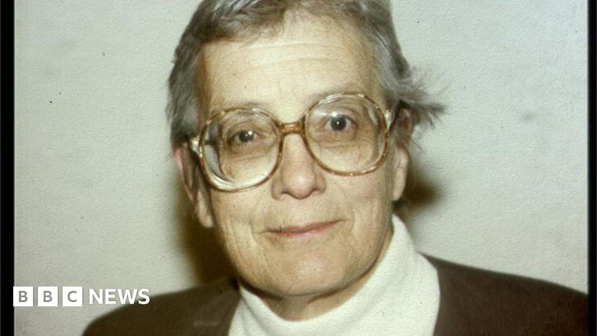 IVF ethics pioneer Mary Warnock dies - BBC News