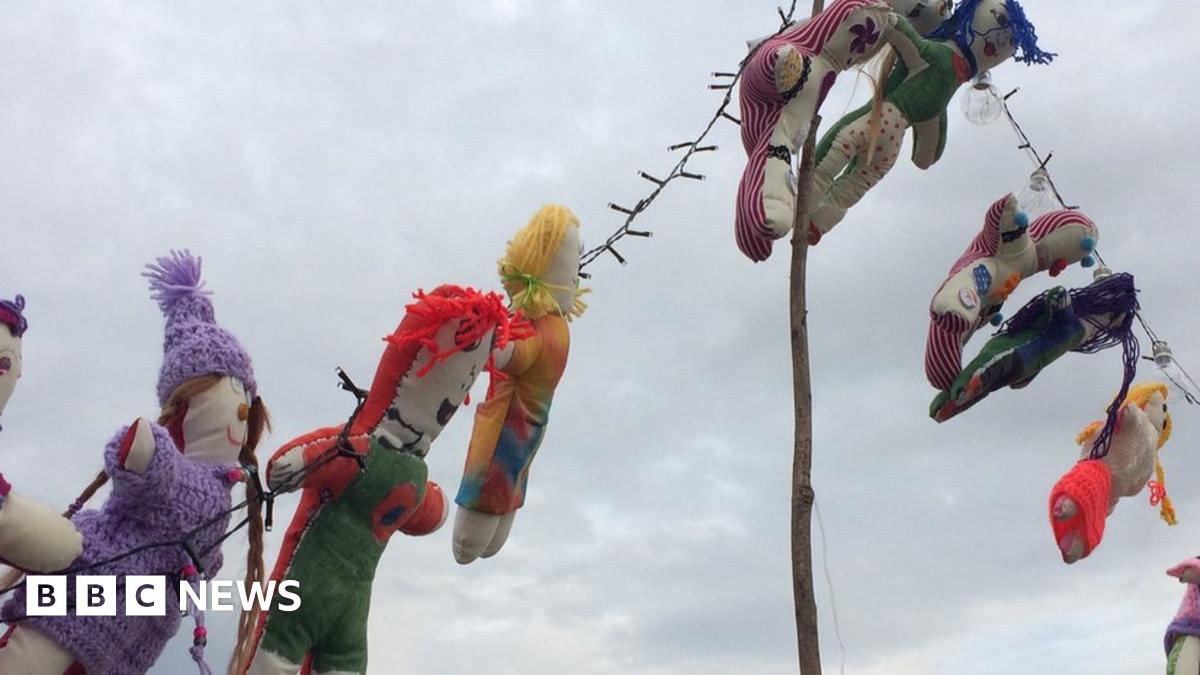 Softening the border: An artist's approach - BBC News