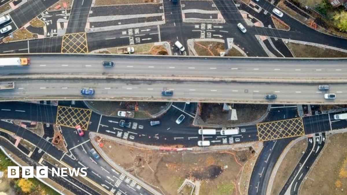 Lane closures on Manchester's Princess Parkway due to resurfacing work ...