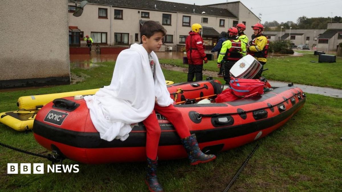 Flood-hit residents 'won't be home for Christmas' - BBC News