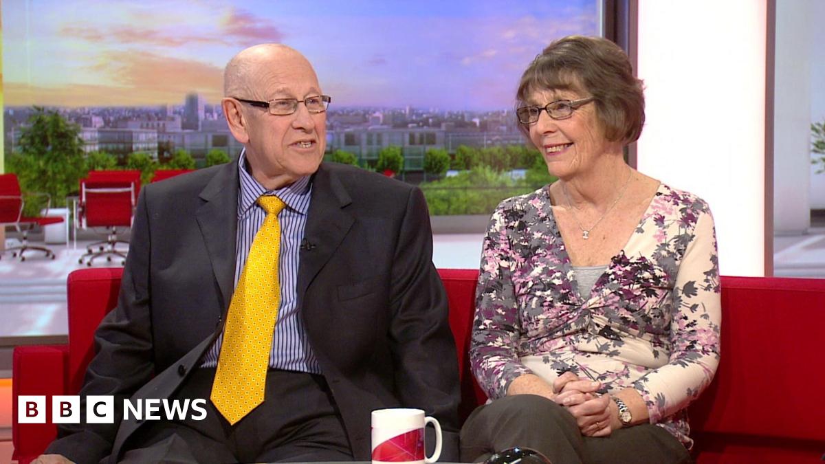 June 'not returning' to Gogglebox after Leon's death - BBC News