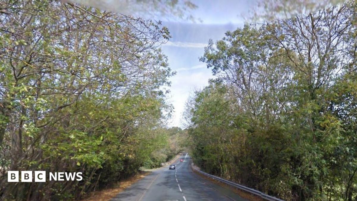Six people taken to hospital after Wrexham crash - BBC News