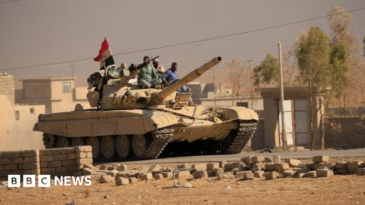 Iraq conflict: IS bombs kill 17 civilians as Mosul battle rages - BBC News
