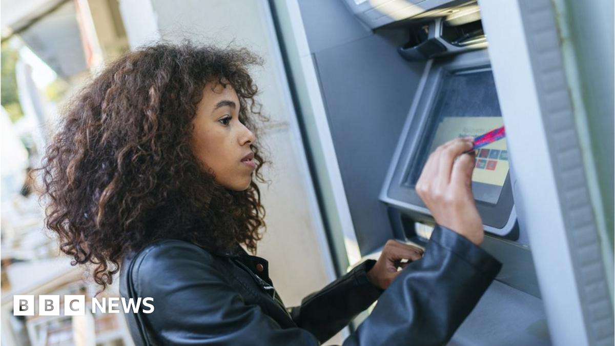 Banks: Is this a banking crisis - how worried should I be? - BBC News