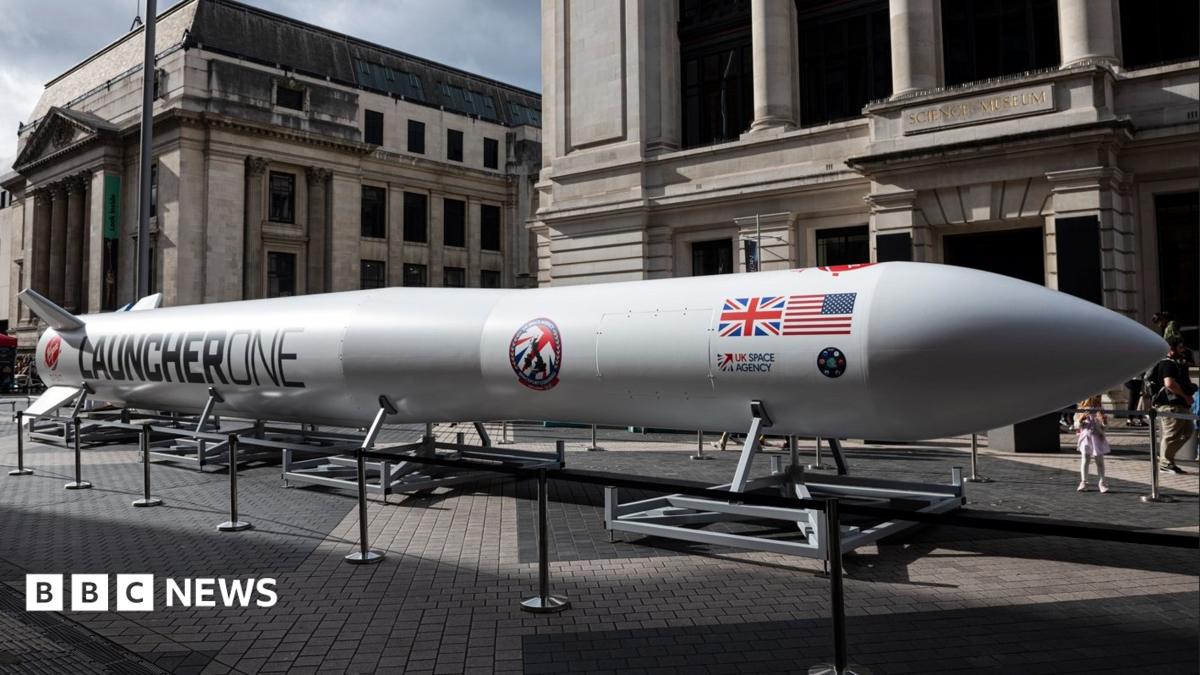 Space Agency rocket to arrive in Southampton on UK tour - BBC News