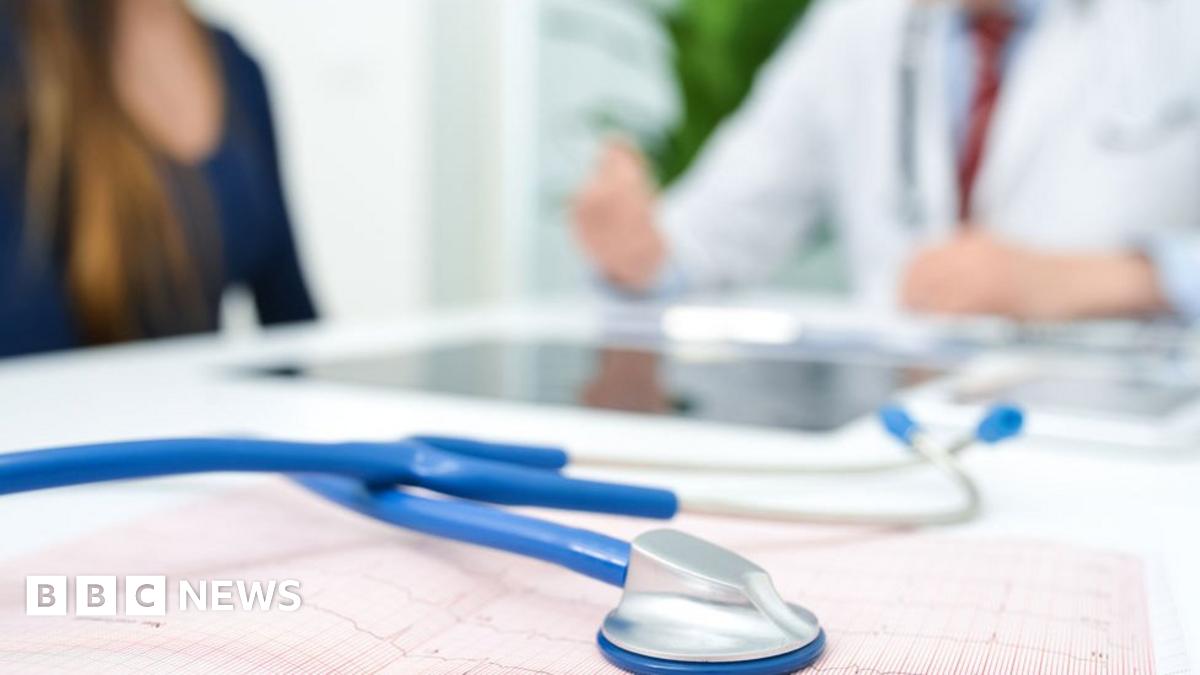 Doctors and dentists in Wales get 2.5% pay rise - BBC News