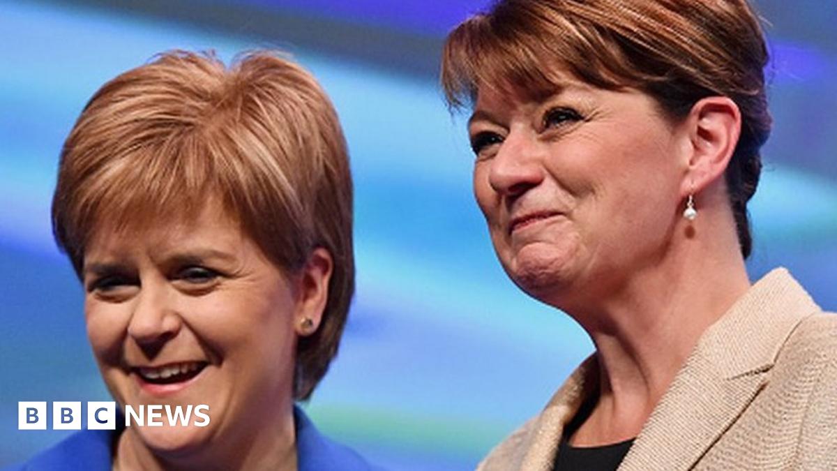 Nicola Sturgeon: Leanne Wood invites Scottish FM to Wales - BBC News