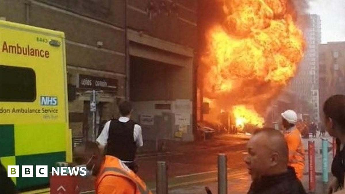 Elephant and Castle fire: Six hurt in huge blaze at railway arches ...