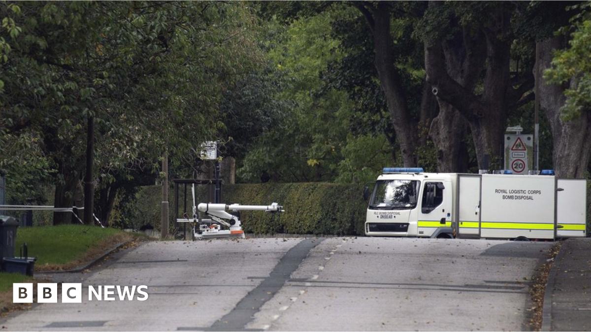 Package outside Redford Barracks was 'no threat to public' - BBC News