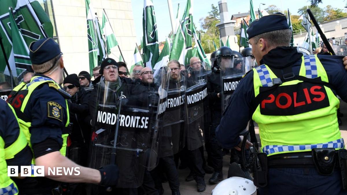 Sweden: Clashes at neo-Nazi rally in Gothenburg - BBC News