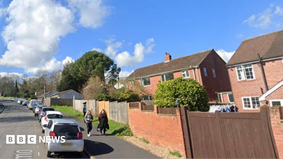 Public meetings over Exeter road changes - BBC News
