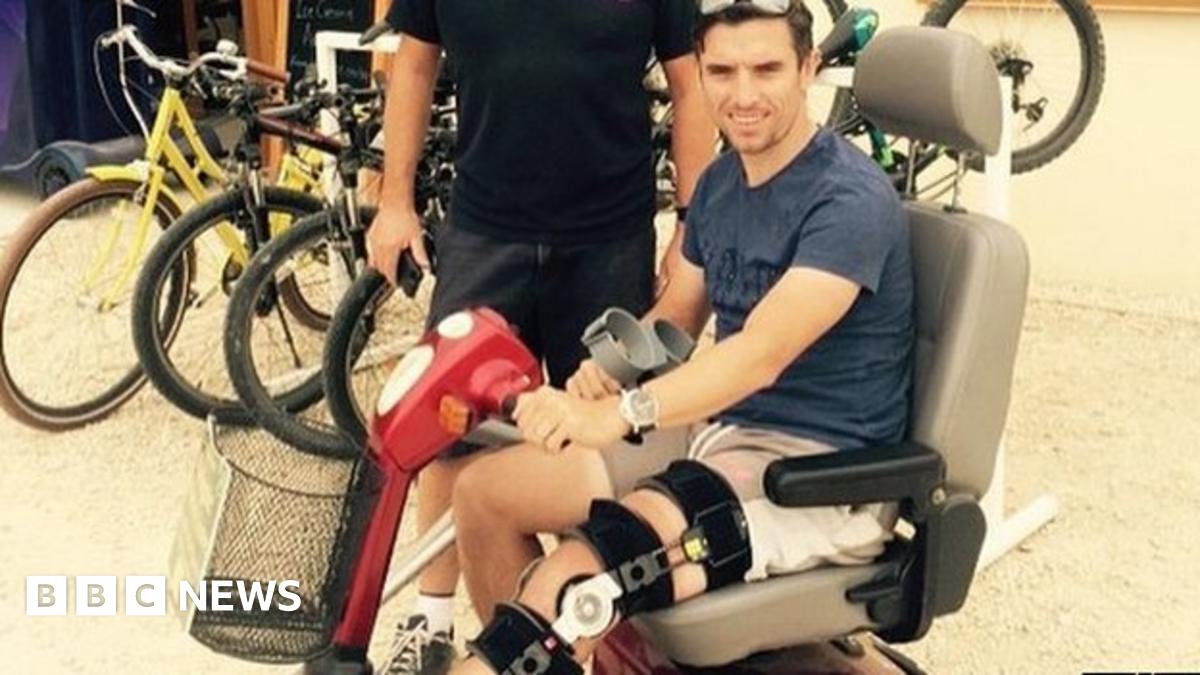 Former UK champion cyclist Dean Downing makes van crash appeal - BBC News