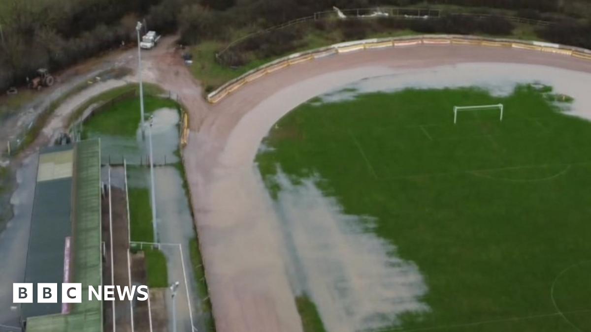 Burst water main causes Smallbrook stadium flood - BBC News