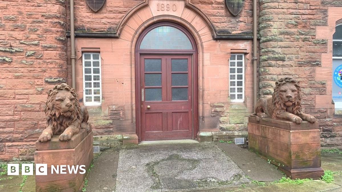 Loreburn Hall lease decision goes against Big Burns Supper - BBC News