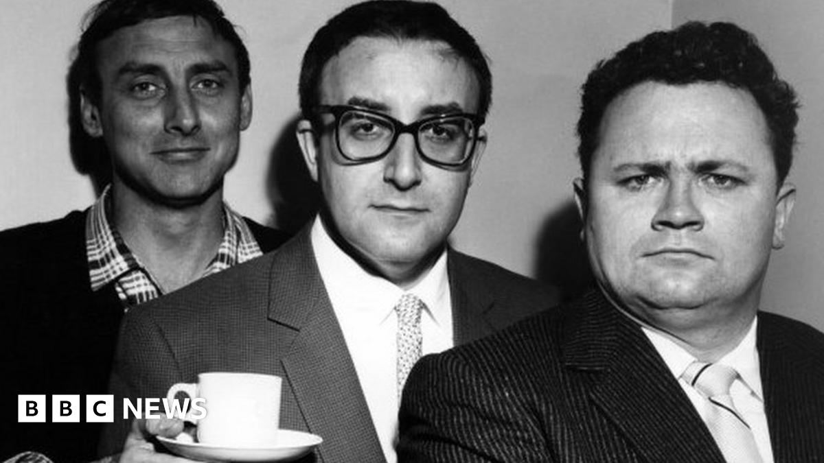 Sir Harry Secombe: Treasure trove shared on centenary - BBC News