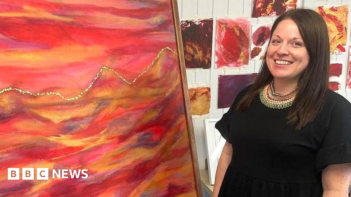 Wakefield artist to put 'eccentric' dad's ashes in painting - BBC News