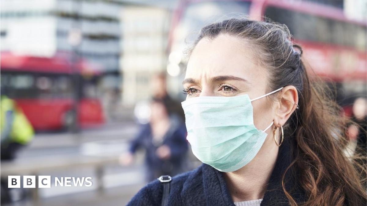 Face masks: How is Wales' advice different to England? - BBC News