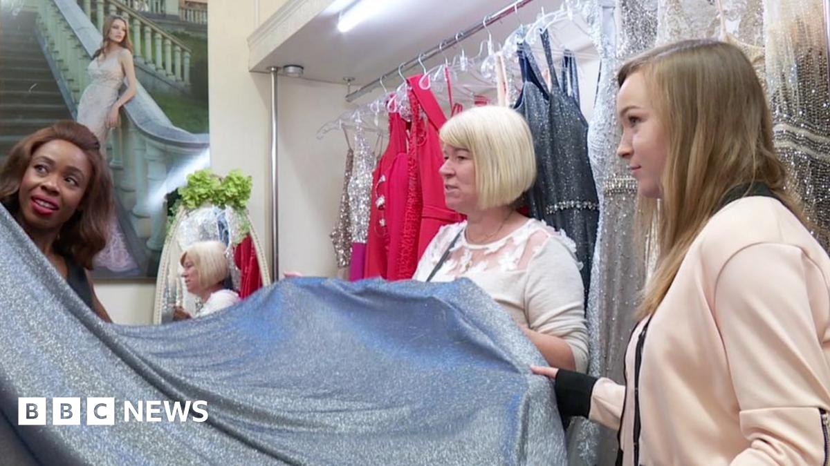 Prom costs: How families pay for the big night - BBC News
