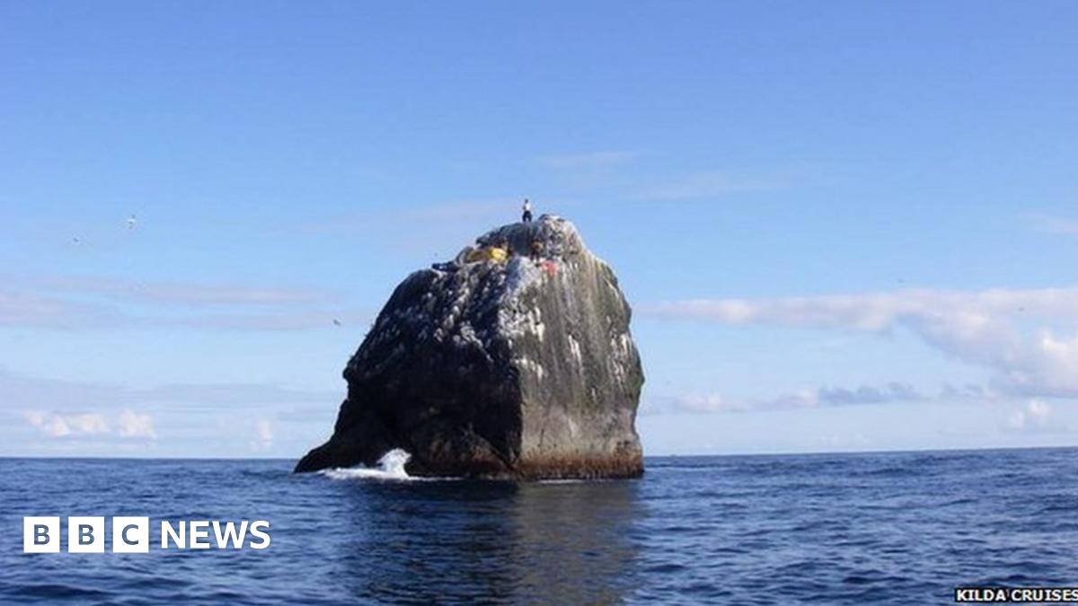 Brexit 'could re-open Rockall controversy' - BBC News