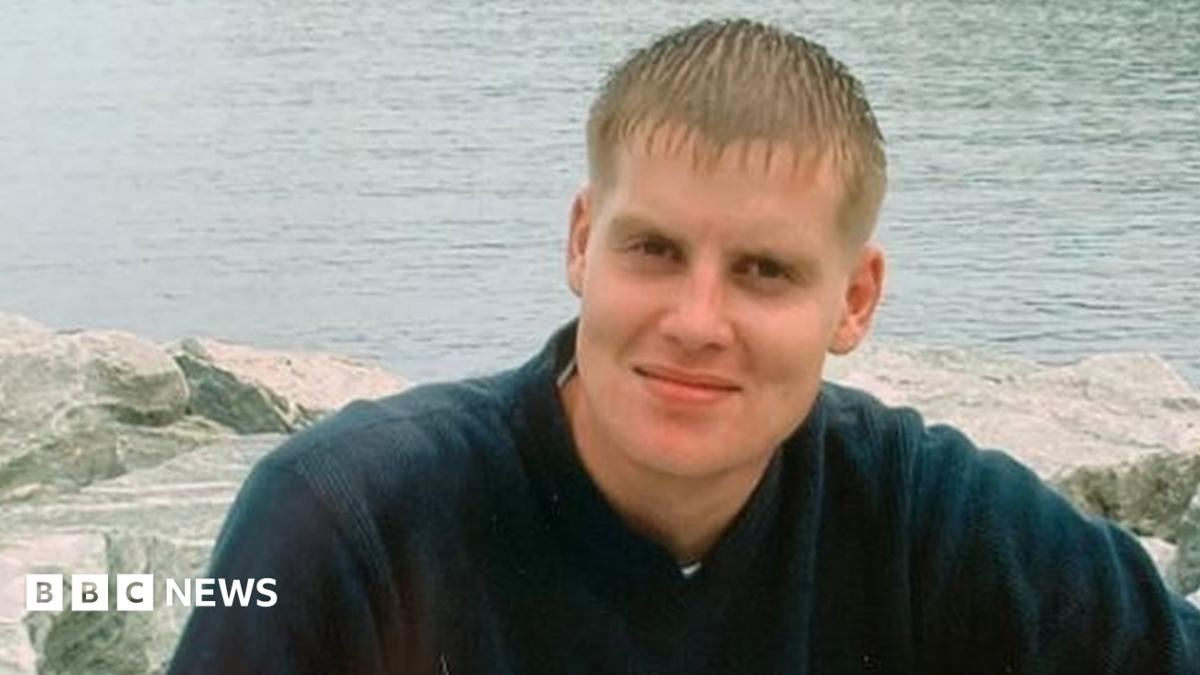 Mark Robinson death: Man jailed after manslaughter plea - BBC News