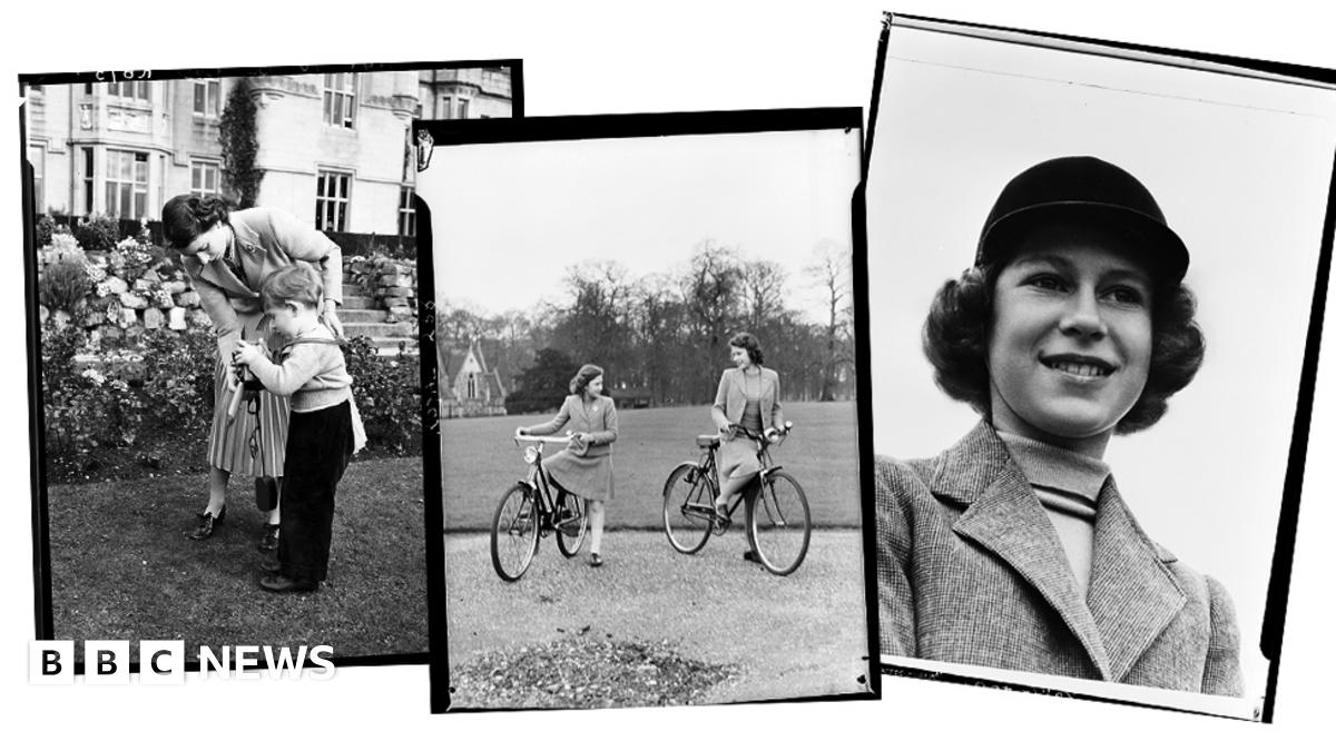 Queen Elizabeth: Rarely seen pictures from childhood - BBC News