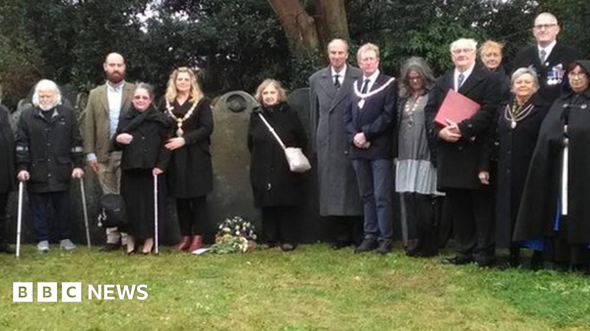 Cornishman awarded Victoria Cross remembered - BBC News
