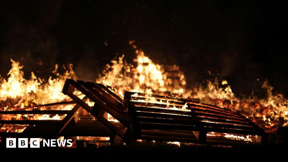 Donnington: Plea for wood after bonfire set alight early - BBC News
