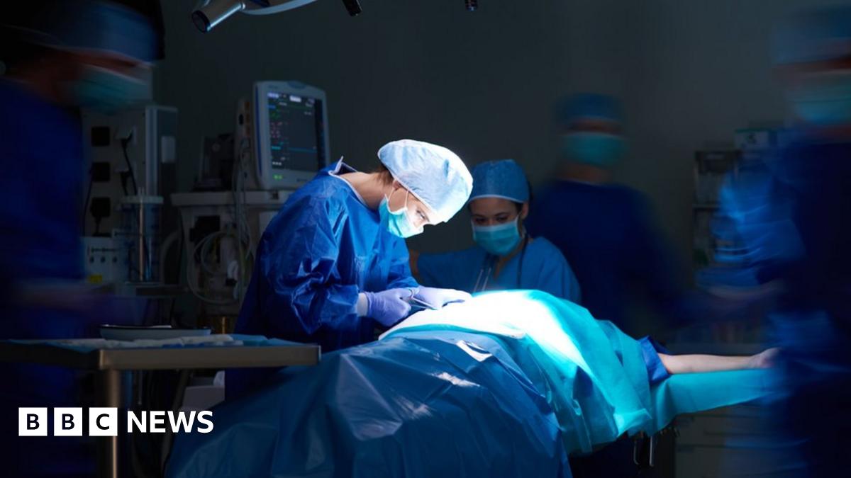 Surgeons' 'toxic' rows added to mortality rate, says report - BBC News