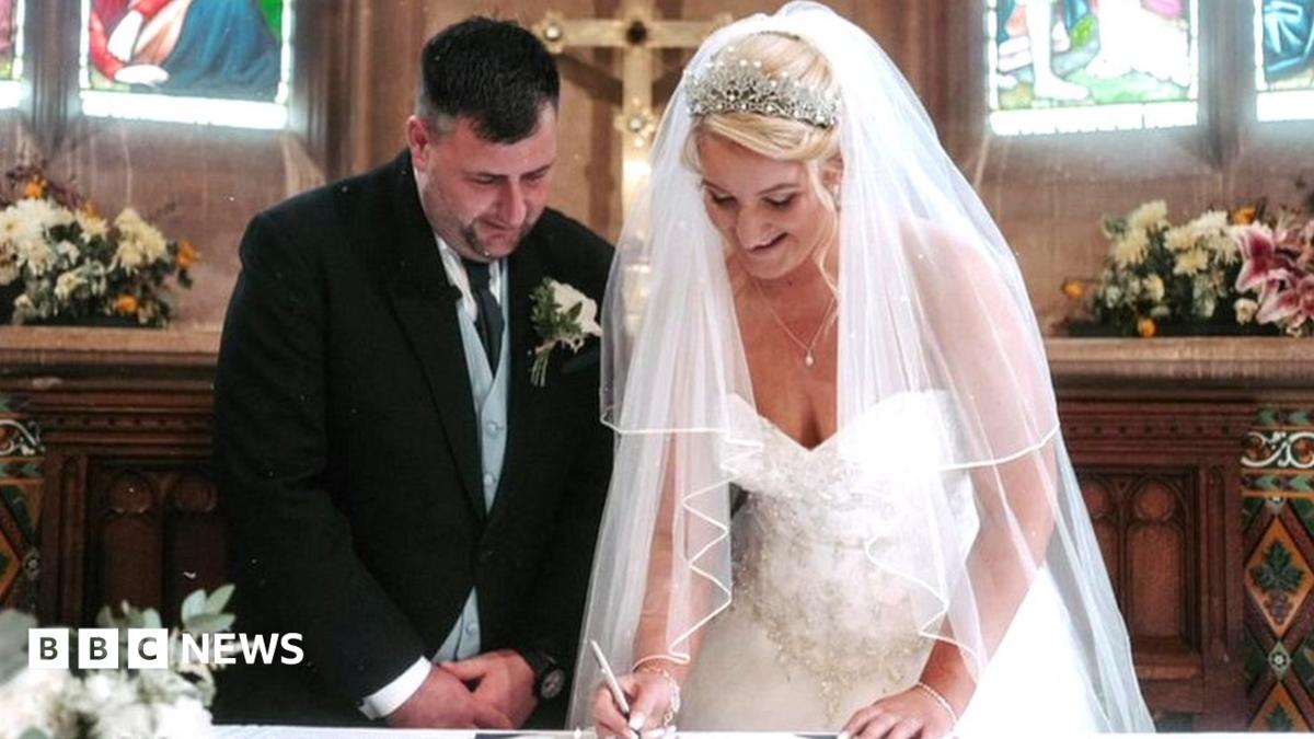Wedding photographers call on vicars to stop 'rude' and 'aggressive ...
