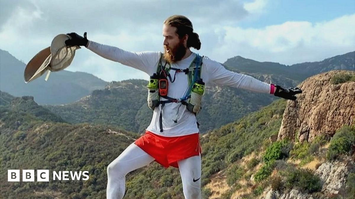 The pop star who walked across America - BBC News