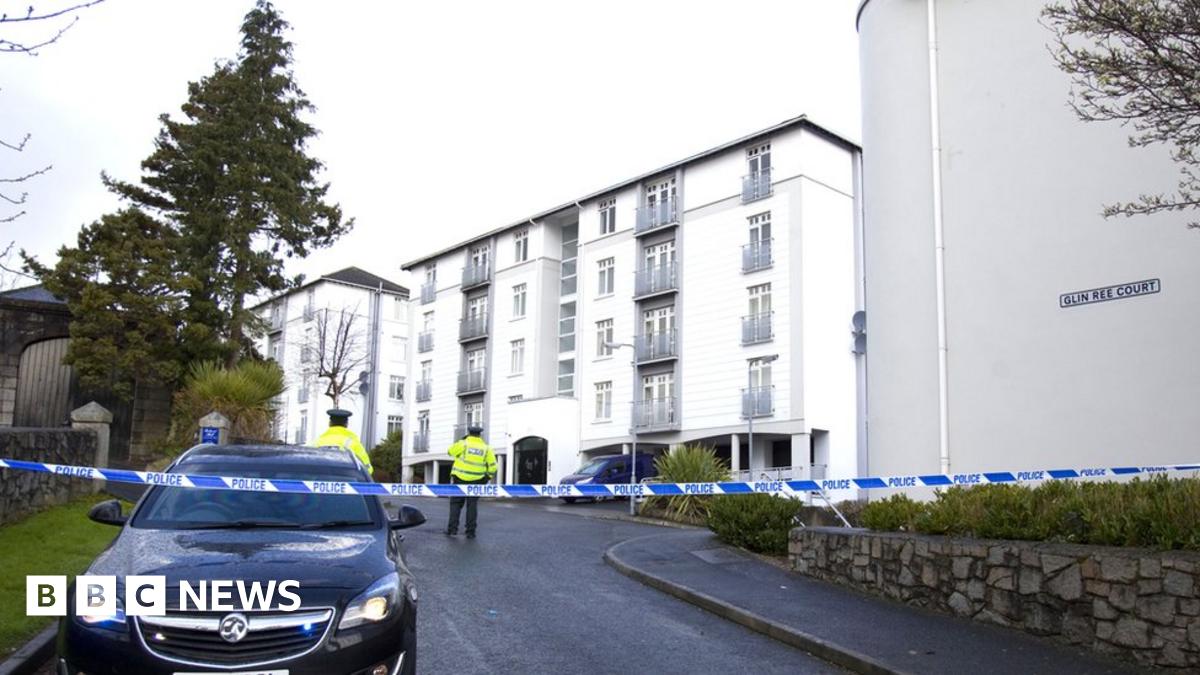 Newry: Murder inquiry after deaths of man, woman and girl - BBC News