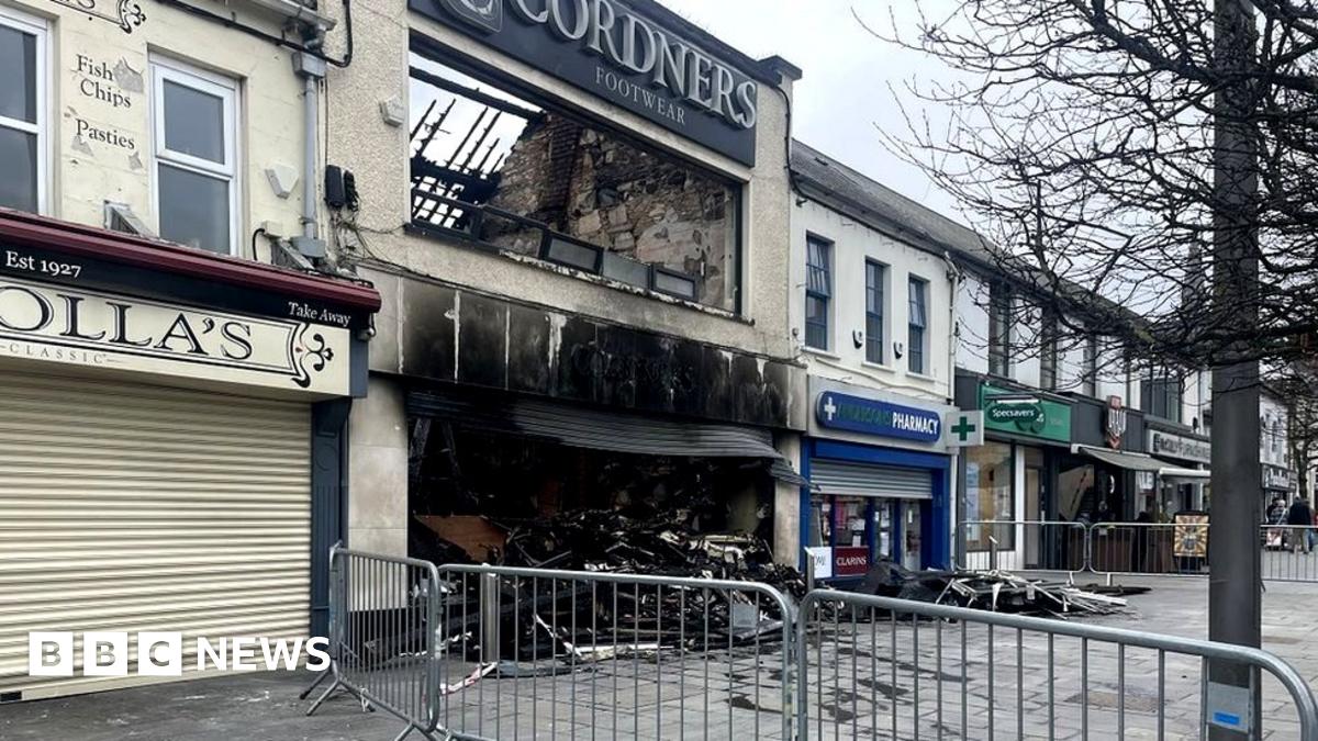 Cordners: Owners of Newtownards shop thank community after fire - BBC News