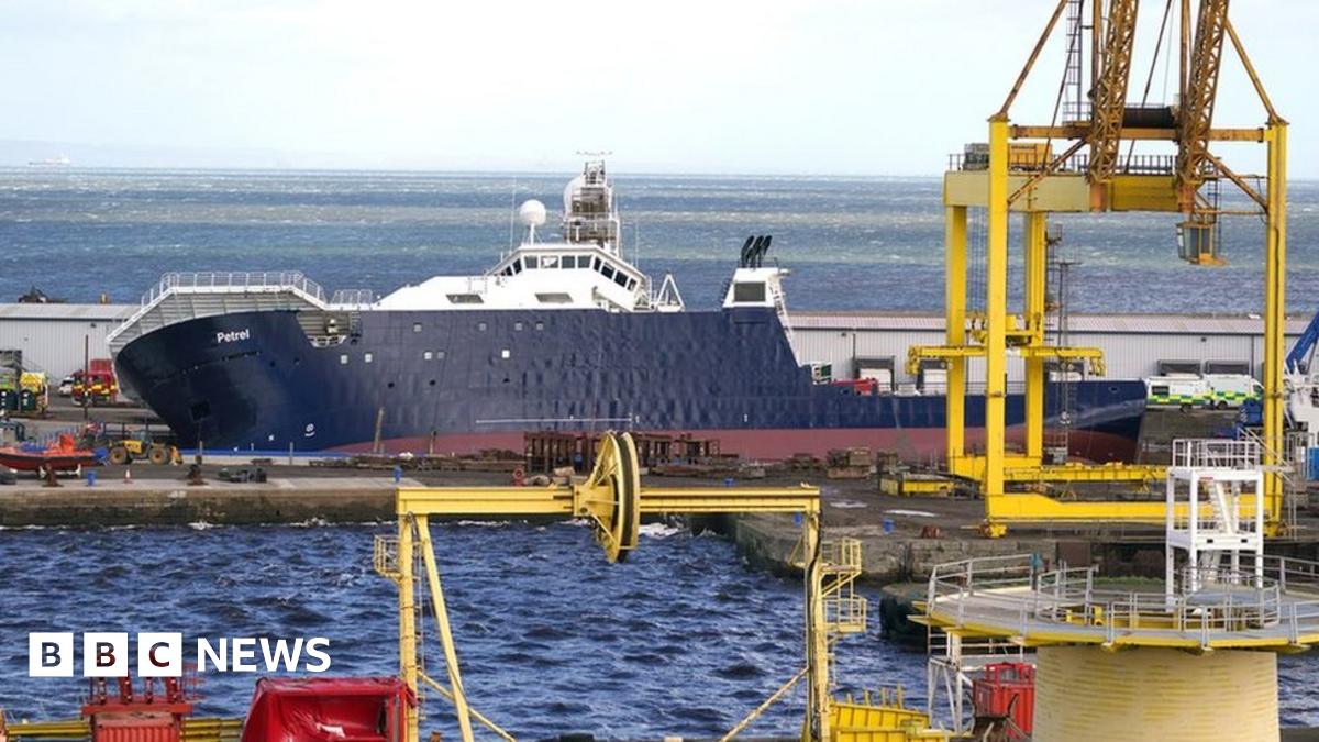 High winds unlikely to have toppled ship in Edinburgh dock - expert ...