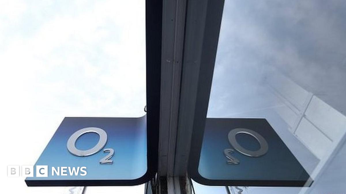 O2-Three merger threatens long-term damage, says CMA - BBC News