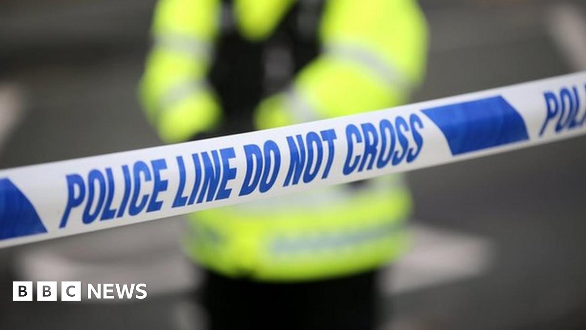 Longsight shooting: Man in hospital with gunshot wounds - BBC News