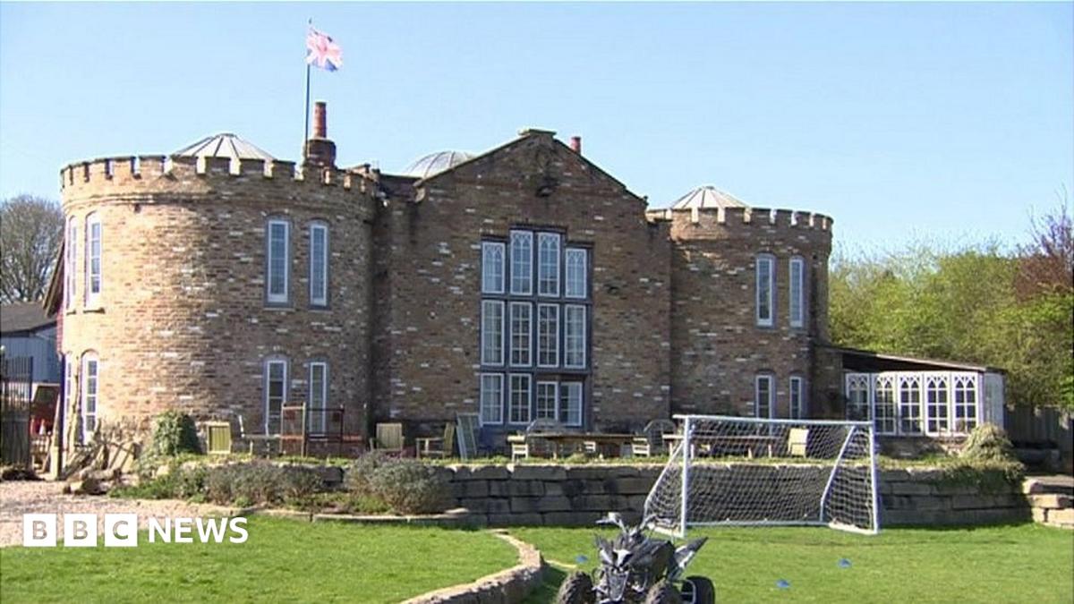 'Hidden castle' petition builds support for it to be saved - BBC News