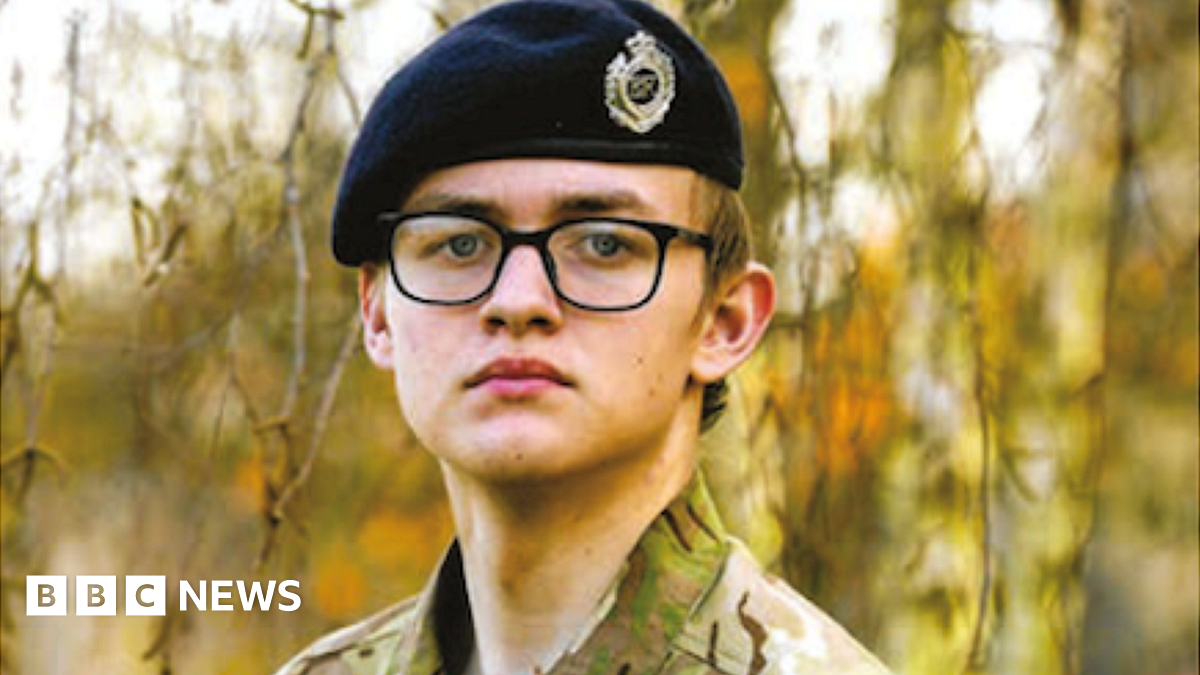 Woodbridge soldier's heatstroke death was avoidable - report - BBC News